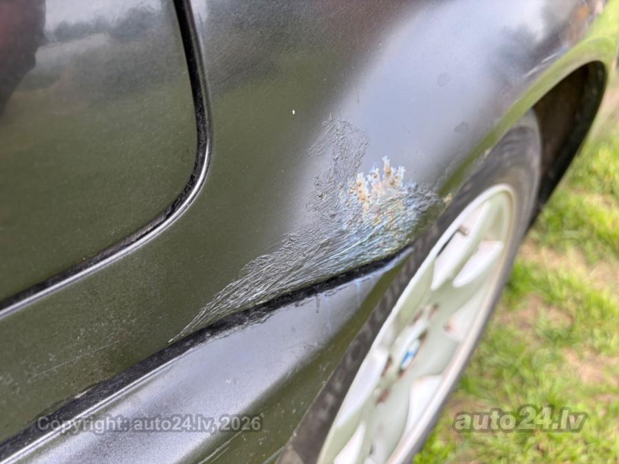 Black BMW 3 Series 2003 in Tartu, with an engine capacity of 2.00 L and mileage of 388 thousand km for 2000 €, photo 15 on AUTOMOTO.COM.LV