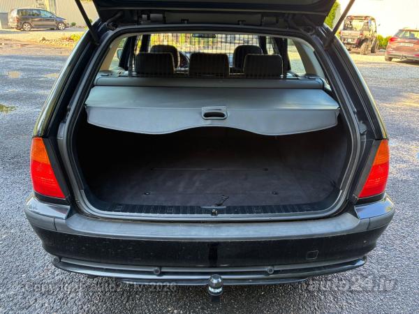 Melns BMW 3 Series 2003 Pelva, ar dzinēja tilpumu 2.00 L un nobraukumu 249 tūkst. km par 2850 €, foto 10 vietnē AUTOMOTO.COM.LV