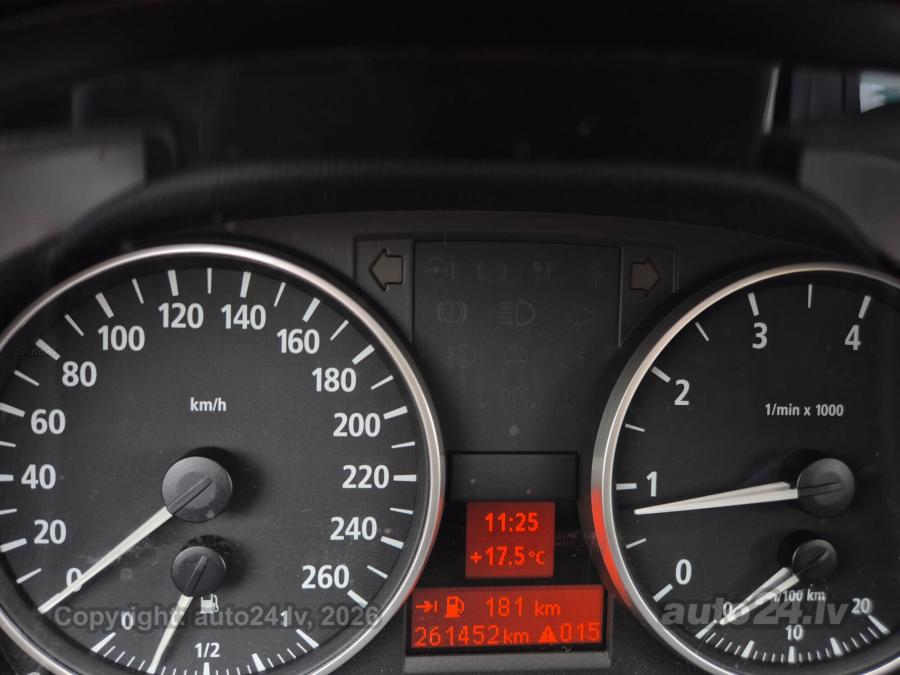 Black BMW 3 Series 2005 in Tartu, with an engine capacity of 2.00 L and mileage of 261 thousand km for 2990 €, photo 6 on AUTOMOTO.COM.LV