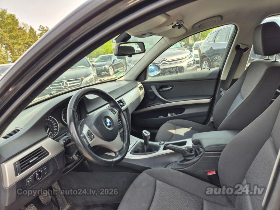 Black BMW 3 Series 2005 in Tartu, with an engine capacity of 2.00 L and mileage of 261 thousand km for 2990 €, photo 8 on AUTOMOTO.COM.LV