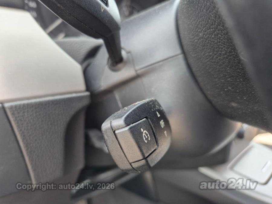 Black BMW 3 Series 2005 in Tartu, with an engine capacity of 2.00 L and mileage of 261 thousand km for 2990 €, photo 10 on AUTOMOTO.COM.LV