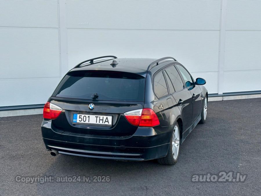 Melns BMW 3 Series 2005 Tallina, ar dzinēja tilpumu 2.00 L un nobraukumu 0 tūkst. km par 3100 €, foto 4 vietnē AUTOMOTO.COM.LV