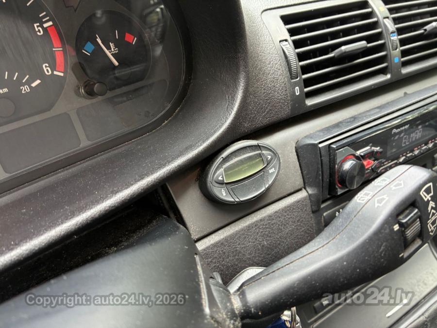 Black BMW 3 Series 2005 in Polva, with an engine capacity of 2.00 L and mileage of 359 thousand km for 2600 €, photo 11 on AUTOMOTO.COM.LV