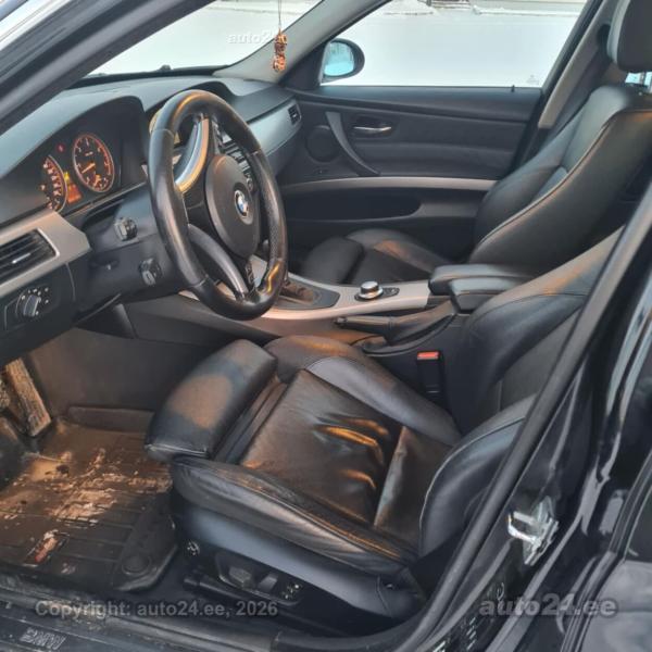 Melns BMW 3 Series 2006 Tallina, ar dzinēja tilpumu 3.00 L un nobraukumu 360 tūkst. km par 4500 €, foto 11 vietnē AUTOMOTO.COM.LV