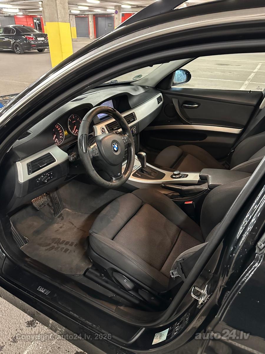 Melns BMW 3 Series 2006 Tallina, ar dzinēja tilpumu 3.00 L un nobraukumu 402 tūkst. km par 3500 €, foto 12 vietnē AUTOMOTO.COM.LV