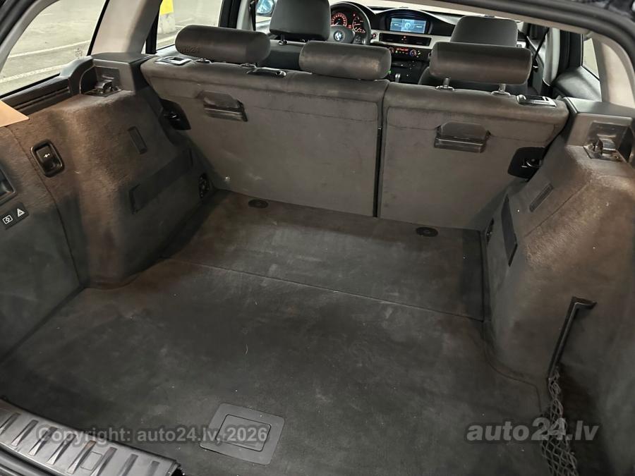 Melns BMW 3 Series 2006 Tallina, ar dzinēja tilpumu 3.00 L un nobraukumu 402 tūkst. km par 3500 €, foto 18 vietnē AUTOMOTO.COM.LV