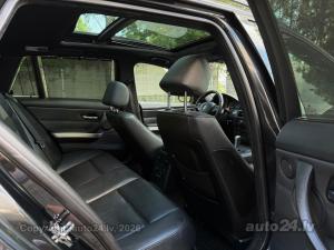 Melns BMW 3 Series 2006 Tartu, ar dzinēja tilpumu 3.00 L un nobraukumu 0 tūkst. km par 4899 €, foto 11 vietnē AUTOMOTO.COM.LV
