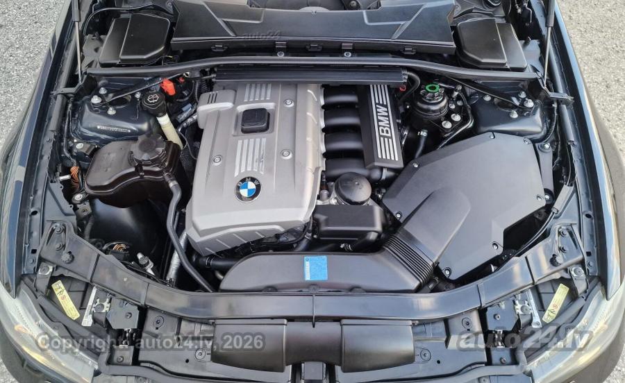 Melns BMW 3 Series 2006 Tartu, ar dzinēja tilpumu 3.00 L un nobraukumu 211 tūkst. km par 6990 €, foto 17 vietnē AUTOMOTO.COM.LV