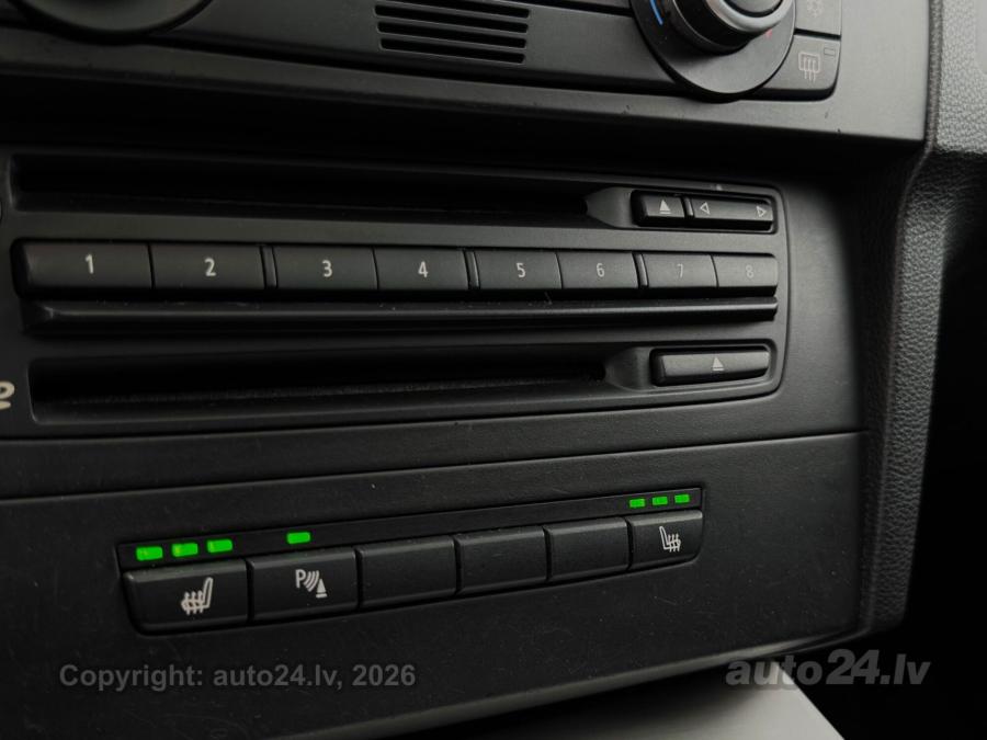 Black BMW 3 Series 2007 in Tallinn, with an engine capacity of 2.00 L and mileage of 349 thousand km for 4099 €, photo 13 on AUTOMOTO.COM.LV