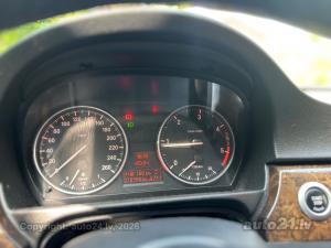 Black BMW 3 Series 2008 in Tallinn, with an engine capacity of 2.00 L and mileage of 271 thousand km for 5500 €, photo 10 on AUTOMOTO.COM.LV