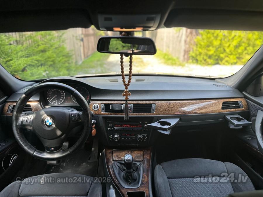 Black BMW 3 Series 2008 in Tallinn, with an engine capacity of 2.00 L and mileage of 271 thousand km for 5500 €, photo 11 on AUTOMOTO.COM.LV