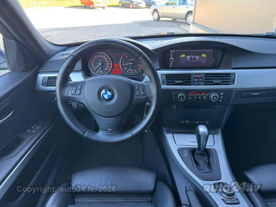 Melns BMW 3 Series 2008 Tartu, ar dzinēja tilpumu 3.00 L un nobraukumu 254 tūkst. km par 6990 €, foto 13 vietnē AUTOMOTO.COM.LV
