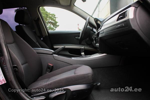 Melns BMW 3 Series 2009 Tallina, ar dzinēja tilpumu 2.00 L un nobraukumu 293 tūkst. km par 4599 €, foto 11 vietnē AUTOMOTO.COM.LV
