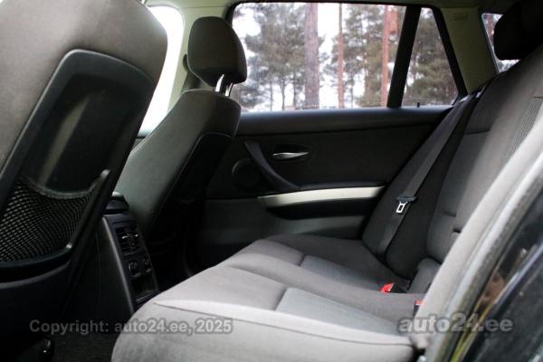 Melns BMW 3 Series 2009 Tallina, ar dzinēja tilpumu 2.00 L un nobraukumu 293 tūkst. km par 4500 €, foto 11 vietnē AUTOMOTO.COM.LV