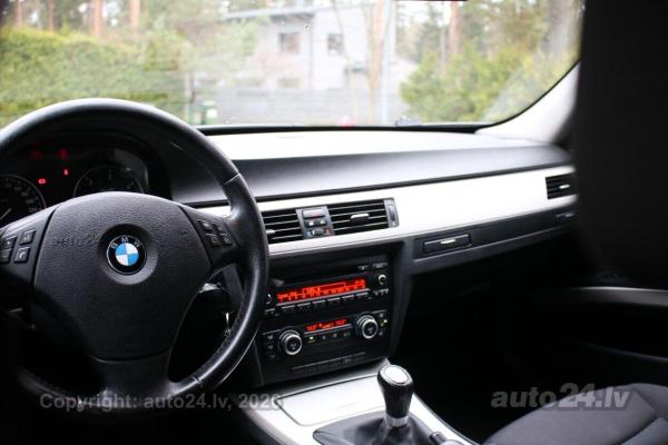 Black BMW 3 Series 2009 in Tallinn, with an engine capacity of 2.00 L and mileage of 293 thousand km for 4599 €, photo 10 on AUTOMOTO.COM.LV