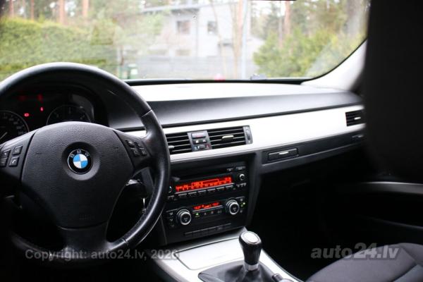 Melns BMW 3 Series 2009 Tallina, ar dzinēja tilpumu 2.00 L un nobraukumu 293 tūkst. km par 4500 €, foto 9 vietnē AUTOMOTO.COM.LV