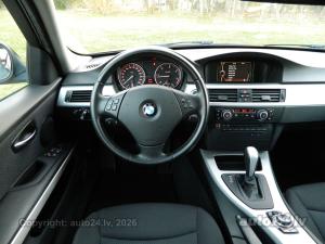 Black BMW 3 Series 2009 in Viljandi, with an engine capacity of 2.00 L and mileage of 363 thousand km for 3490 €, photo 13 on AUTOMOTO.COM.LV