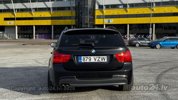 Black BMW 3 Series 2009 in Tallinn, with an engine capacity of 3.00 L and mileage of 334 thousand km for 8200 €, photo 4 on AUTOMOTO.COM.LV