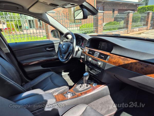 Melns BMW 3 Series 2009 Tartu, ar dzinēja tilpumu 3.00 L un nobraukumu 260 tūkst. km par 4990 €, foto 3 vietnē AUTOMOTO.COM.LV