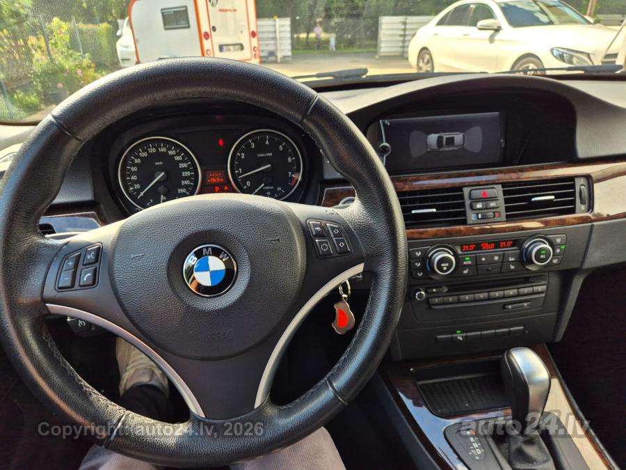 Melns BMW 3 Series 2009 Tartu, ar dzinēja tilpumu 3.00 L un nobraukumu 260 tūkst. km par 4990 €, foto 7 vietnē AUTOMOTO.COM.LV