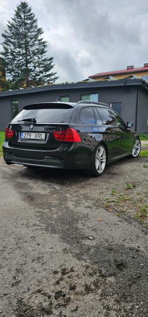Melns BMW 3 Series 2009 Tallina, ar dzinēja tilpumu 2.00 L un nobraukumu 426 tūkst. km par 7000 €, foto 5 vietnē AUTOMOTO.COM.LV