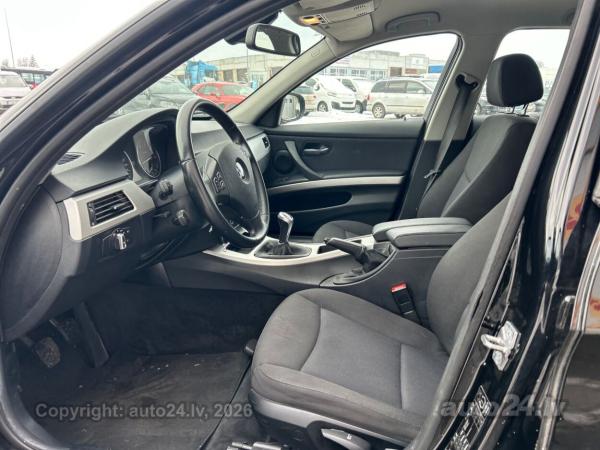 Melns BMW 3 Series 2010 Tartu, ar dzinēja tilpumu 2.00 L un nobraukumu 229 tūkst. km par 3900 €, foto 8 vietnē AUTOMOTO.COM.LV