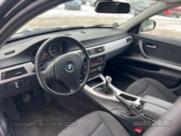 Melns BMW 3 Series 2010 Tartu, ar dzinēja tilpumu 2.00 L un nobraukumu 229 tūkst. km par 3900 €, foto 10 vietnē AUTOMOTO.COM.LV