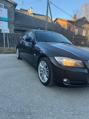 Black BMW 3 Series 2010 in Tartu, with an engine capacity of 2.00 L and mileage of 319 thousand km for 3350 €, photo 5 on AUTOMOTO.COM.LV