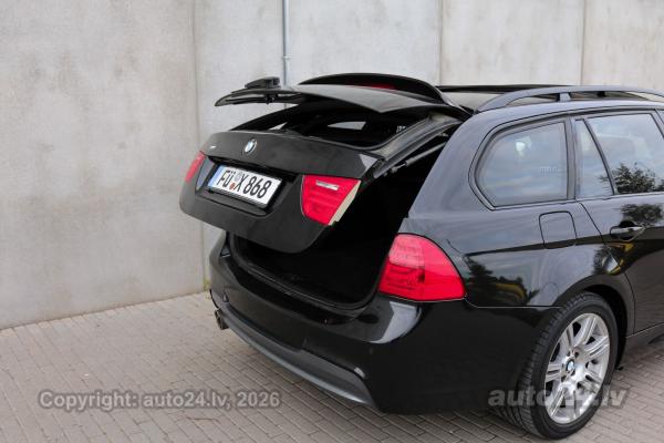 Black BMW 3 Series 2010 in Tallinn, with an engine capacity of 3.00 L and mileage of 250 thousand km for 7999 €, photo 8 on AUTOMOTO.COM.LV