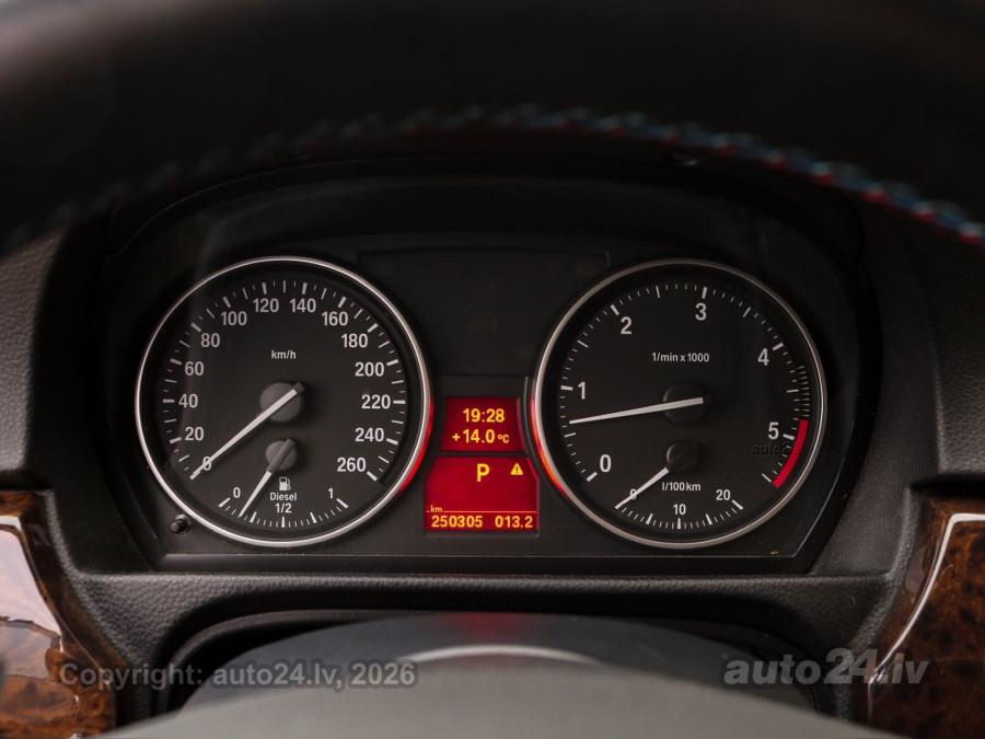 Черный БМВ 3 Серия 2010 в Таллин, объемом двигателя 3.00 л и пробегом 250 тыс. км за 7999 €, фото 24 на AUTOMOTO.COM.LV