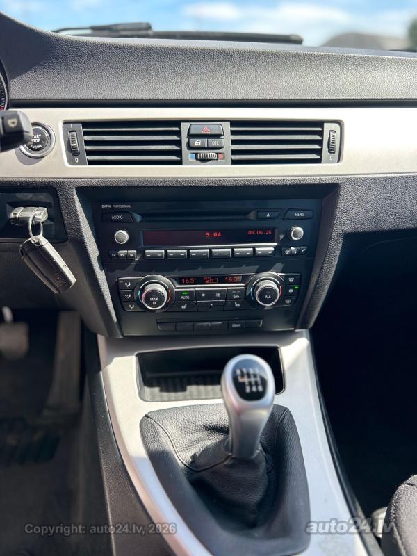 Melns BMW 3 Series 2010 Tartu, ar dzinēja tilpumu 2.00 L un nobraukumu 199 tūkst. km par 4200 €, foto 10 vietnē AUTOMOTO.COM.LV