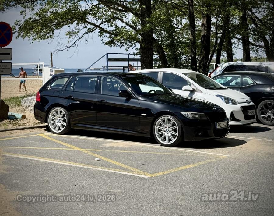 Melns BMW 3 Series 2010 Tallina, ar dzinēja tilpumu 3.00 L un nobraukumu 213 tūkst. km par 16500 €, foto 1 vietnē AUTOMOTO.COM.LV