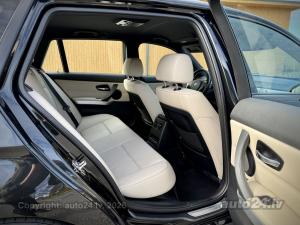 Melns BMW 3 Series 2010 Tallina, ar dzinēja tilpumu 3.00 L un nobraukumu 213 tūkst. km par 16500 €, foto 17 vietnē AUTOMOTO.COM.LV