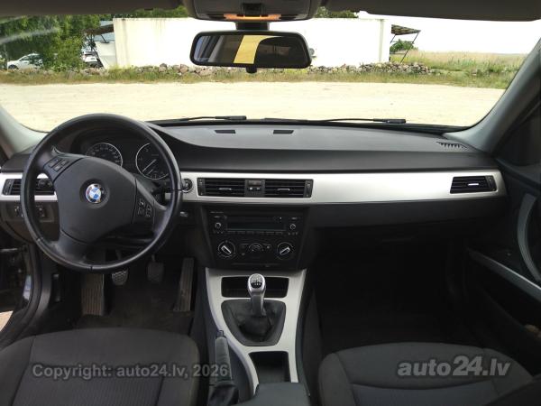 Melns BMW 3 Series 2010 Kuresāre, ar dzinēja tilpumu 2.00 L un nobraukumu 235 tūkst. km par 6500 €, foto 10 vietnē AUTOMOTO.COM.LV