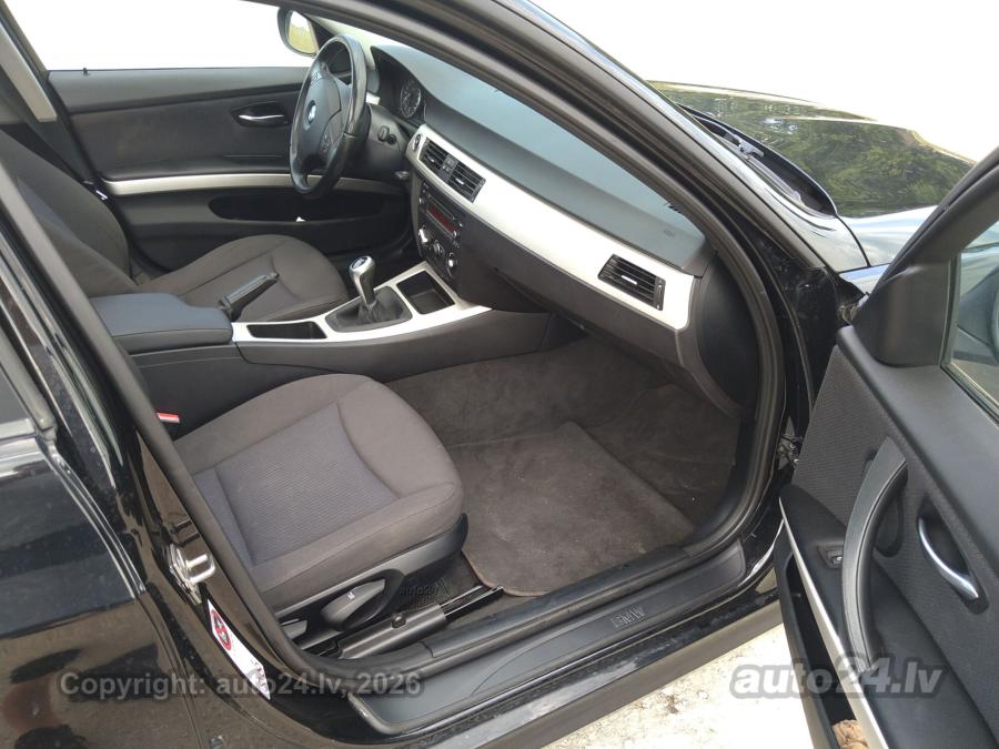 Melns BMW 3 Series 2010 Kuresāre, ar dzinēja tilpumu 2.00 L un nobraukumu 235 tūkst. km par 6500 €, foto 13 vietnē AUTOMOTO.COM.LV