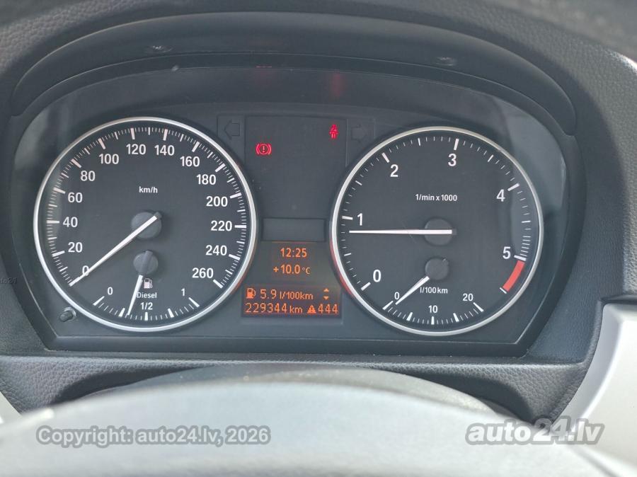 Melns BMW 3 Series 2010 Tallina, ar dzinēja tilpumu 2.00 L un nobraukumu 239 tūkst. km par 4500 €, foto 9 vietnē AUTOMOTO.COM.LV