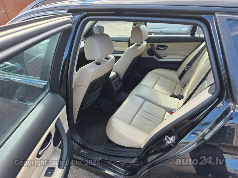 Melns BMW 3 Series 2010 Tallina, ar dzinēja tilpumu 2.00 L un nobraukumu 239 tūkst. km par 4500 €, foto 10 vietnē AUTOMOTO.COM.LV