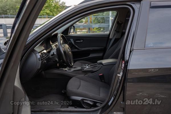 Melns BMW 3 Series 2010 Tallina, ar dzinēja tilpumu 2.00 L un nobraukumu 0 tūkst. km par 3800 €, foto 5 vietnē AUTOMOTO.COM.LV