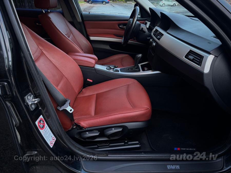 Melns BMW 3 Series 2010 Tallina, ar dzinēja tilpumu 2.00 L un nobraukumu 240 tūkst. km par 6300 €, foto 14 vietnē AUTOMOTO.COM.LV