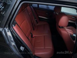 Melns BMW 3 Series 2010 Tallina, ar dzinēja tilpumu 2.00 L un nobraukumu 240 tūkst. km par 6300 €, foto 15 vietnē AUTOMOTO.COM.LV