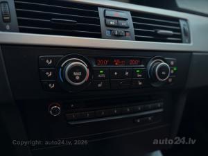 Melns BMW 3 Series 2010 Tallina, ar dzinēja tilpumu 2.00 L un nobraukumu 240 tūkst. km par 6300 €, foto 19 vietnē AUTOMOTO.COM.LV