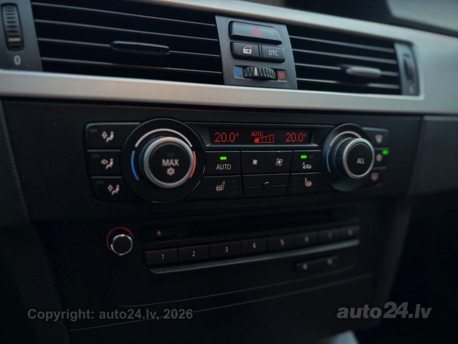 Melns BMW 3 Series 2010 Tallina, ar dzinēja tilpumu 2.00 L un nobraukumu 240 tūkst. km par 6300 €, foto 19 vietnē AUTOMOTO.COM.LV