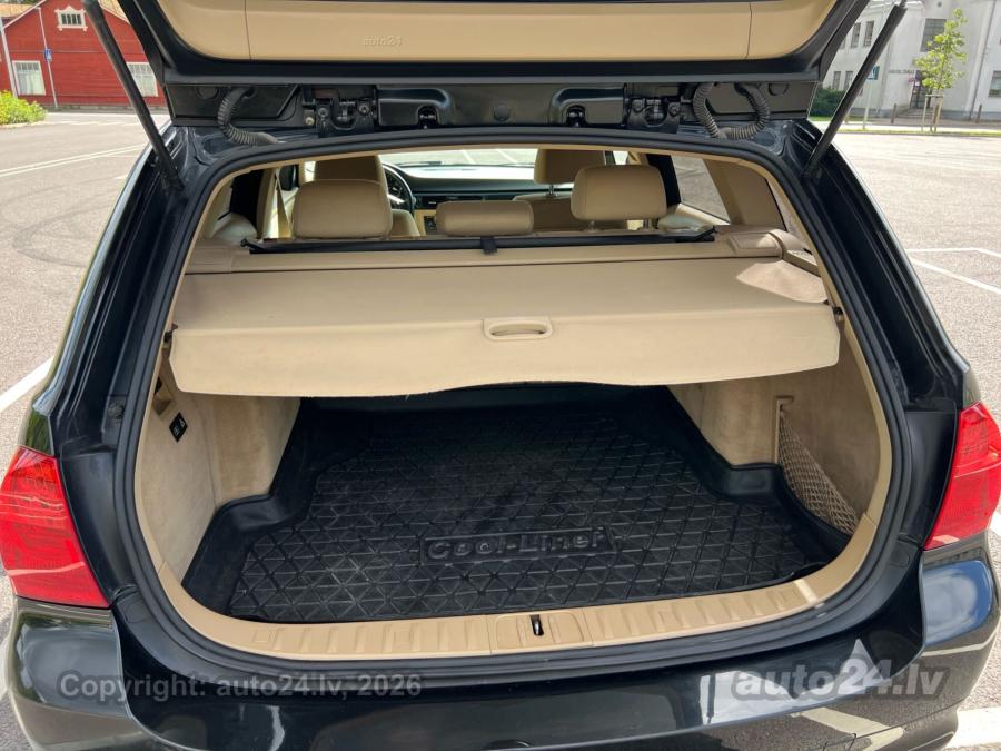 Melns BMW 3 Series 2010 Tallina, ar dzinēja tilpumu 2.00 L un nobraukumu 370 tūkst. km par 4700 €, foto 8 vietnē AUTOMOTO.COM.LV