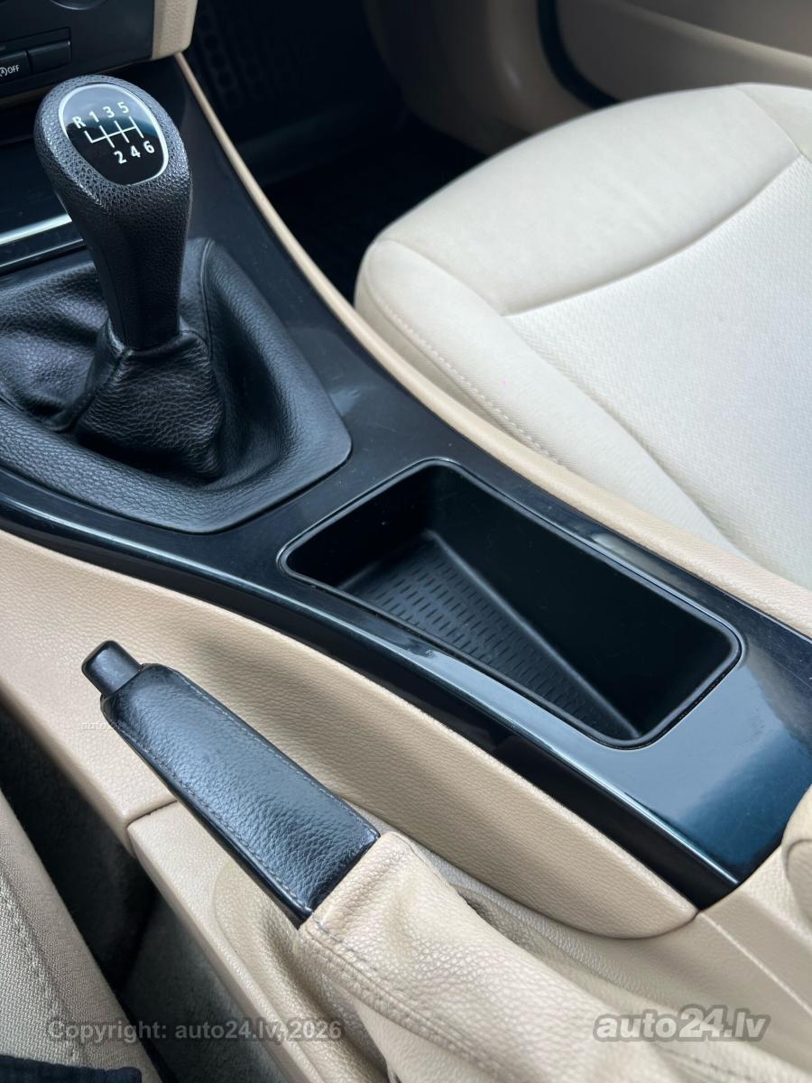 Melns BMW 3 Series 2010 Tallina, ar dzinēja tilpumu 2.00 L un nobraukumu 370 tūkst. km par 4700 €, foto 13 vietnē AUTOMOTO.COM.LV