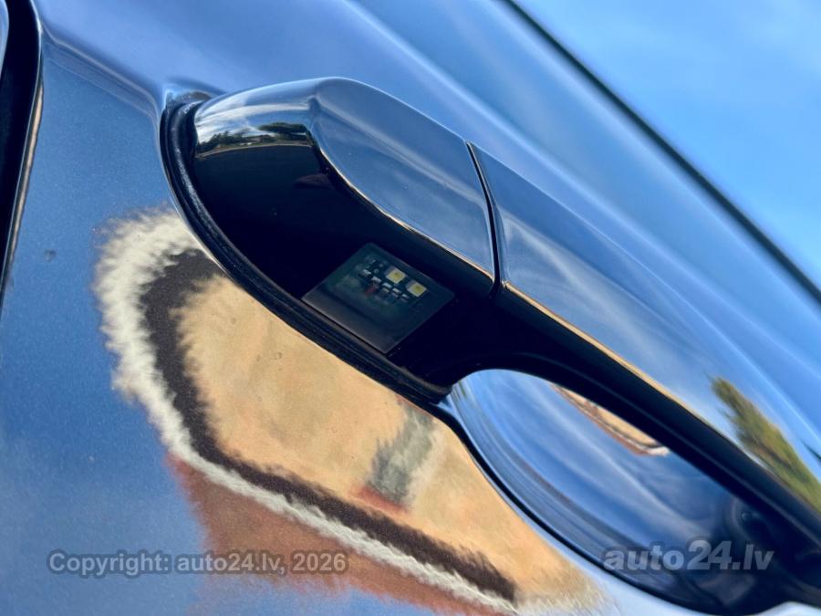 Black BMW 3 Series 2010 in Tallinn, with an engine capacity of 3.00 L and mileage of 299 thousand km for 10900 €, photo 42 on AUTOMOTO.COM.LV