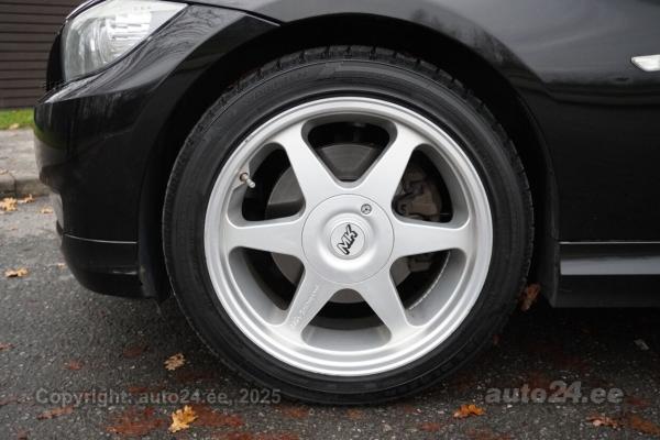 Melns BMW 3 Series 2011 Tallina, ar dzinēja tilpumu 2.00 L un nobraukumu 269 tūkst. km par 6290 €, foto 11 vietnē AUTOMOTO.COM.LV