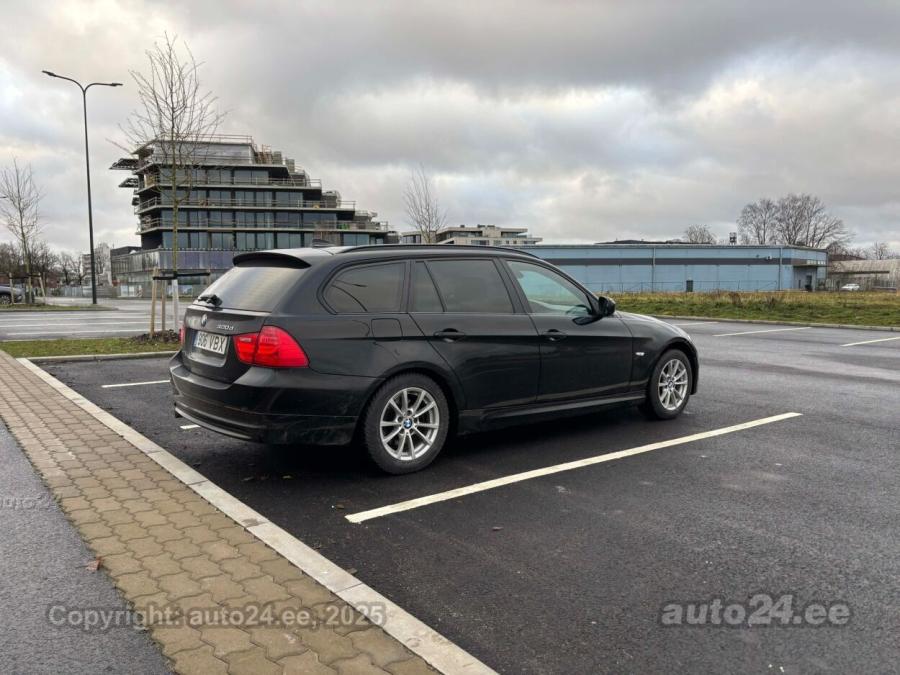 Melns BMW 3 Series 2011 Pērnava, ar dzinēja tilpumu 2.00 L un nobraukumu 326 tūkst. km par 6300 €, foto 5 vietnē AUTOMOTO.COM.LV