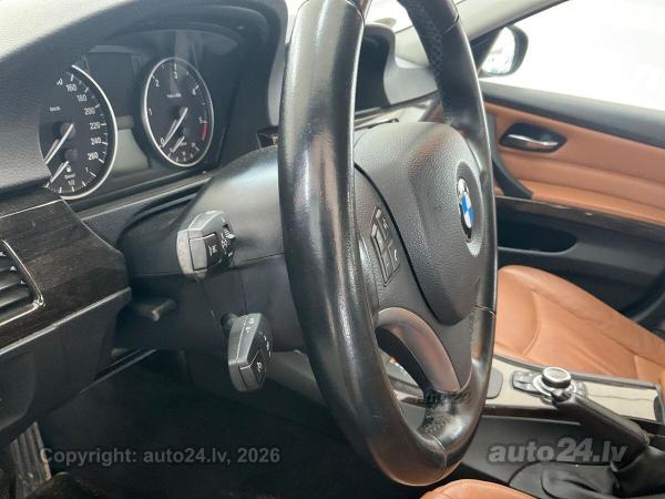 Black BMW 3 Series 2011 in Kuressaare, with an engine capacity of 2.00 L and mileage of 293 thousand km for 6995 €, photo 9 on AUTOMOTO.COM.LV