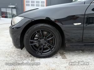 Melns BMW 3 Series 2011 Kuresāre, ar dzinēja tilpumu 2.00 L un nobraukumu 293 tūkst. km par 6750 €, foto 10 vietnē AUTOMOTO.COM.LV
