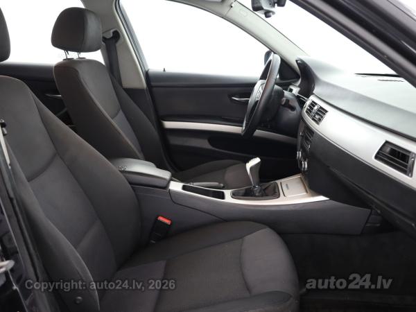 Black BMW 3 Series 2011 in Tallinn, with an engine capacity of 2.00 L and mileage of 482 thousand km for 2499 €, photo 6 on AUTOMOTO.COM.LV